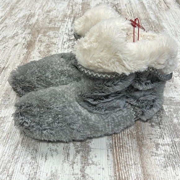 dearfoams | Shoes | Dearfoams Nwt Womens Beth Grey Frost Furry Foldover ...